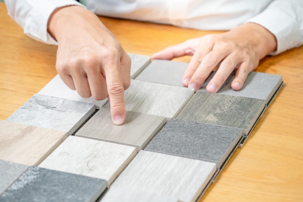creating a statement wall with stone tiles: design inspirations ...